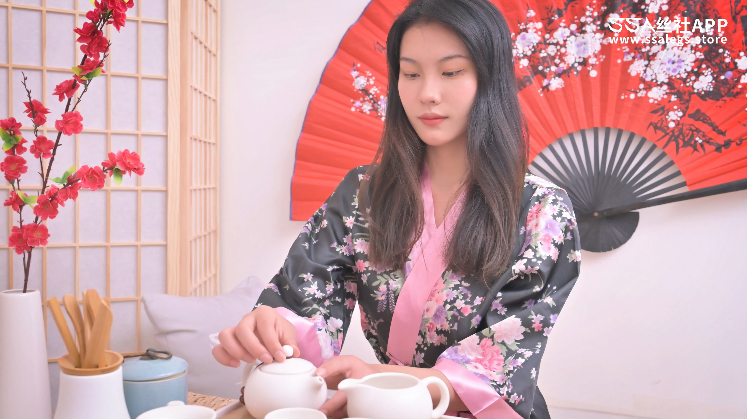 [SSA丝社]短片 NO.040 素素の茶艺 肉丝袜[1V／2.78GB]-妹子图